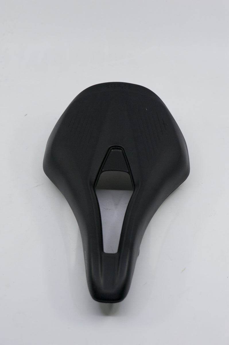 fizik vento argo r1 carbon rail saddle 140mm – Bikes Not Bombs